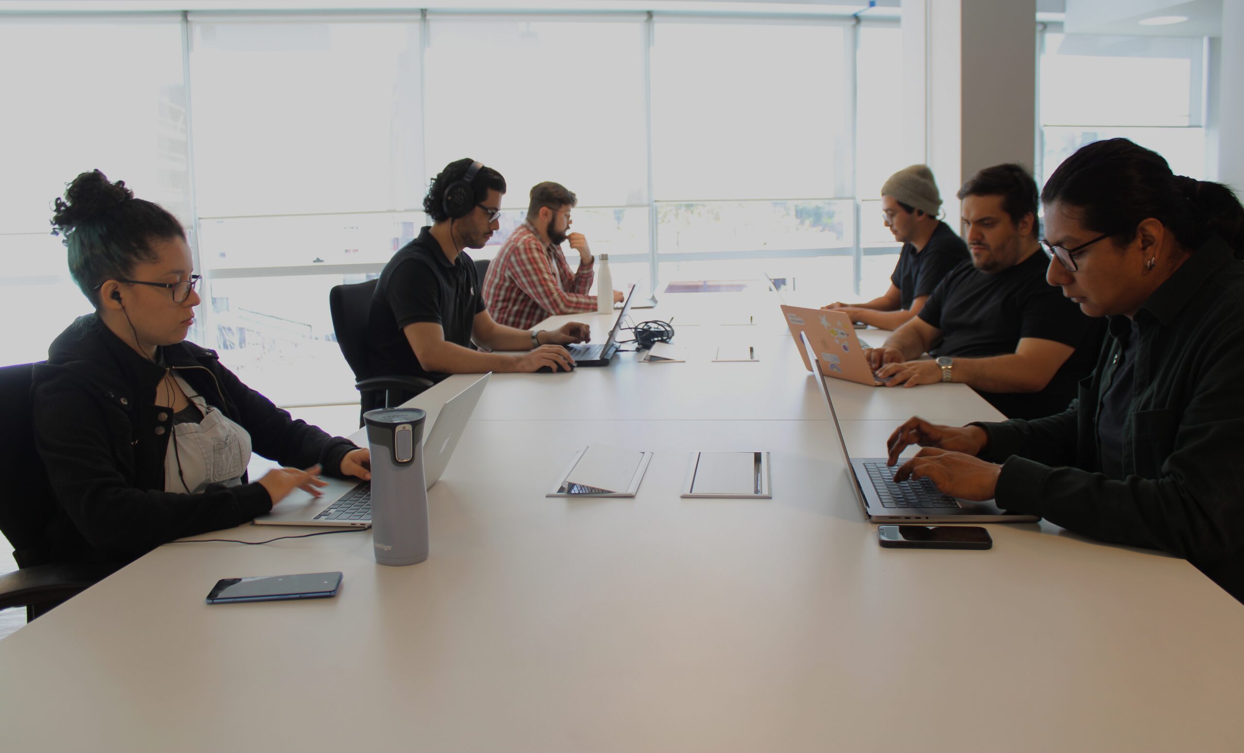 PEO vs EOR: A Comparison for Remote Tech Hiring | BEON.tech